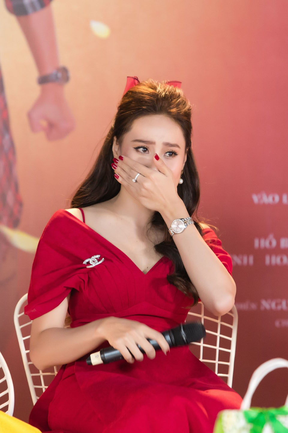 Hồ Bích Trâm Từng Trầm Cảm Vì Phải Bán Nhà Xe Làm Phim