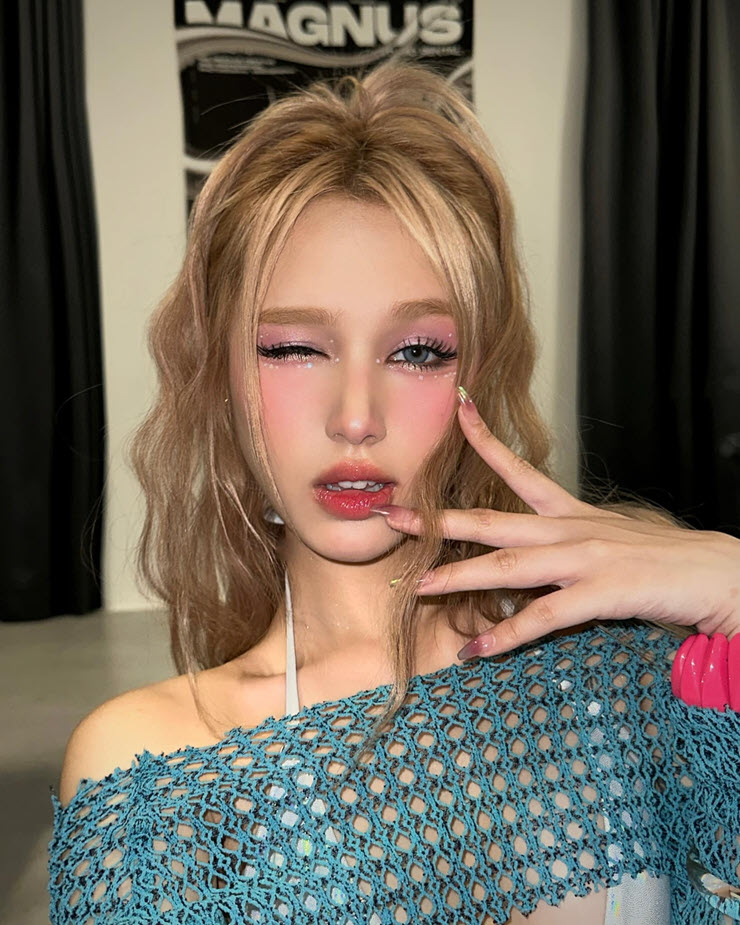 Vợ streamer giàu nhất Việt Nam khoe body nóng "đốt mắt” người nhìn