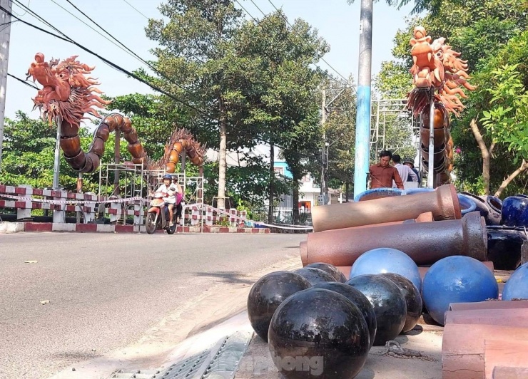 Độc đáo cặp rồng gốm sứ tại làng nghề hàng trăm tuổi ở Bình Dương