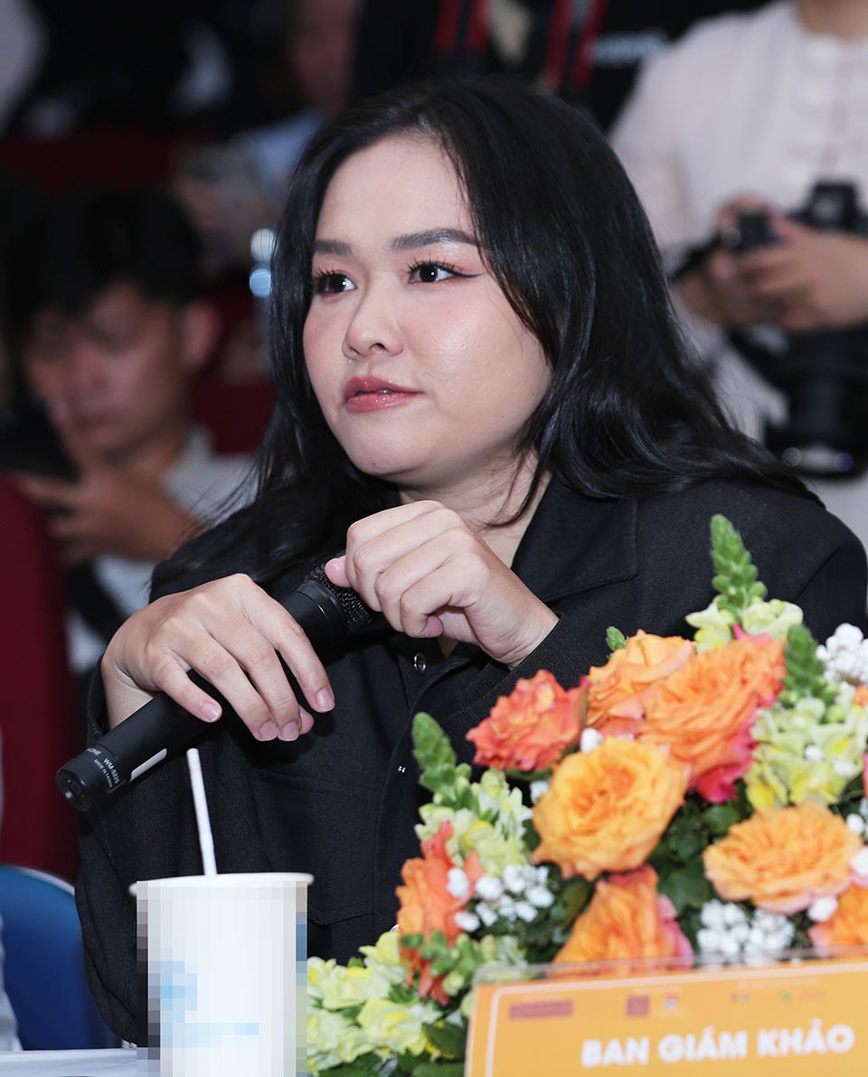 Biên đạo Huỳnh Mến: "Hào quang, niềm vui của nghề vũ công không thiếu”