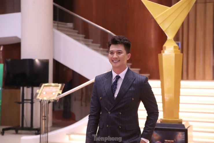 NSND Tự Long, NSND Xuân Bắc cùng xuất hiện ở VTV Awards