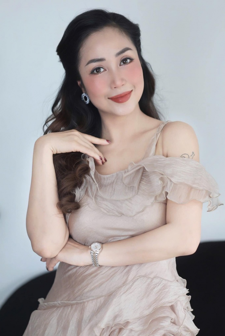 Ốc Thanh Vân đón năm mới tại quê nhà sau 1 năm nhiều biến động, khoe nhan sắc rạng ngời khác hẳn ...