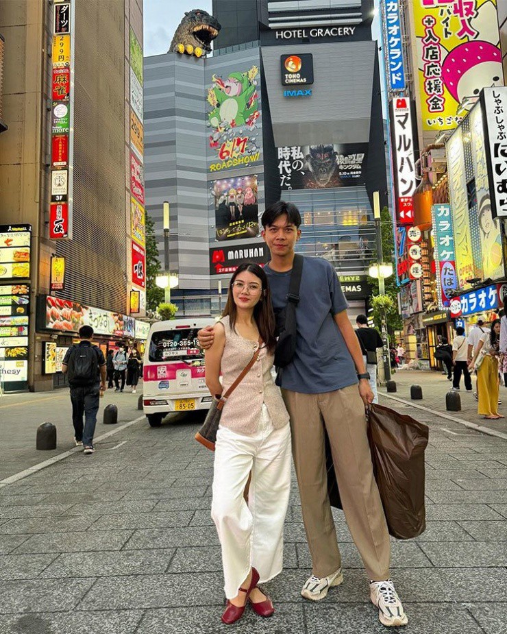 Những nhan sắc thiên thần phía sau các tuyển thủ Thái Lan