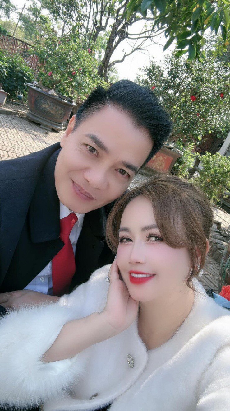 "Cô Xuyến” Hoàng Yến công khai diện mạo chồng thứ 5, danh tính đàng trai gây tranh cãi