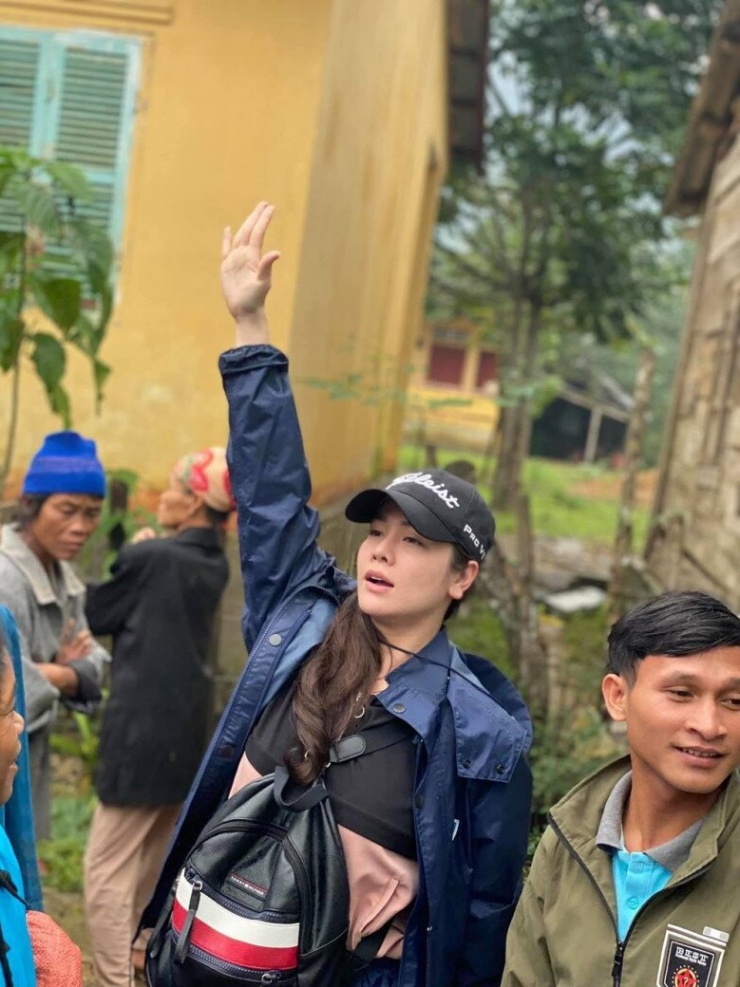 Sao Việt thưởng Tết cho nhân viên: Việt Hương tặng xe 700 triệu đồng, Nhật Kim Anh lì xì vàng miếng