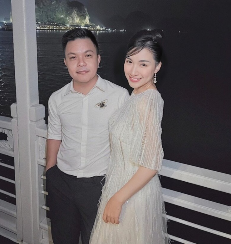 Sao Việt thưởng Tết cho nhân viên: Việt Hương tặng xe 700 triệu đồng, Nhật Kim Anh lì xì vàng miếng