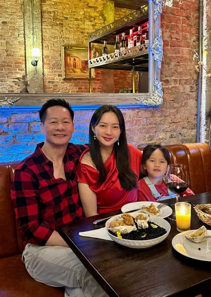 Sao Việt thưởng Tết cho nhân viên: Việt Hương tặng xe 700 triệu đồng, Nhật Kim Anh lì xì vàng miếng