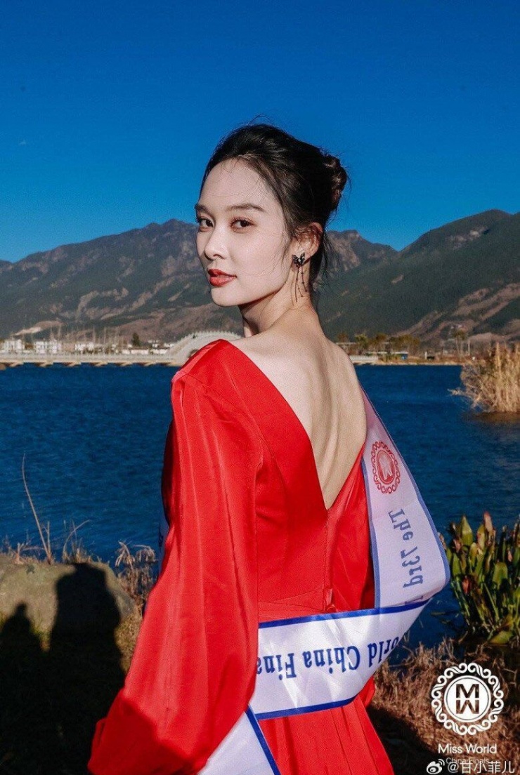 Xuất hiện đối thủ nặng ký của Hoa hậu Ý Nhi tại Miss World, là thạc sĩ cao gần 1m8