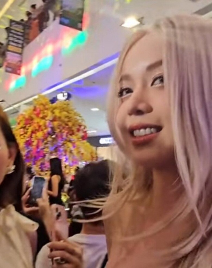 Khi hội Hoa hậu đội tóc giả, người thăng hạng nhan sắc, người bị xoá nhoà dung nhan