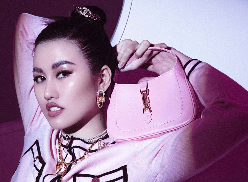 Người đẹp Emily Hồng Nhung khoe body nóng bỏng