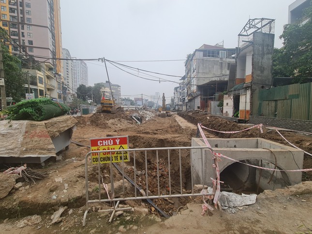 Cận cảnh dự án đường vành đai dài 2km, 13 năm vẫn bất động