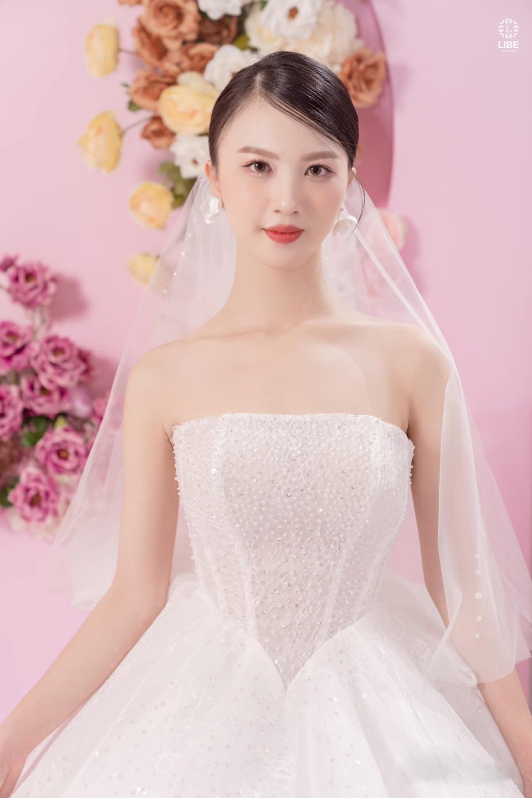 Vẻ đẹp rạng ngời và trái tim tràn đầy nhiệt huyết của Á khôi Trần Nhật Lệ