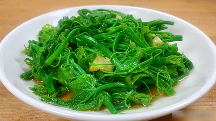 Loại rau dân dã nổi nhất đầu hè, xanh non, giòn ngọt còn giúp chống ...