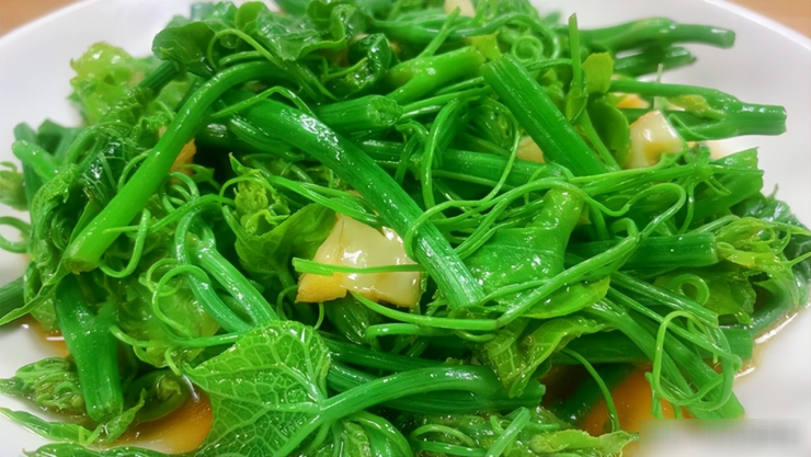 Loại rau dân dã nổi nhất đầu hè, xanh non, giòn ngọt còn giúp chống ...