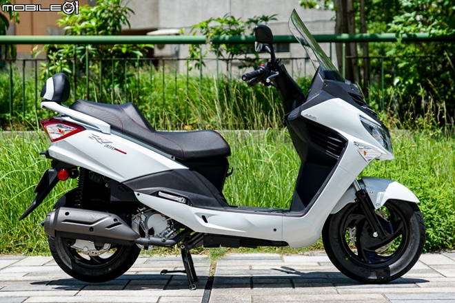 SYM RV180 2018: Sang trọng hơn, bổ sung thêm nâng cấp an toàn