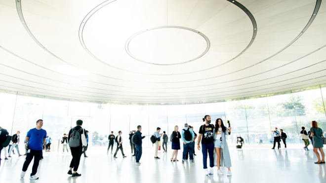 Apple lao đao khi mất tới 3 anh tài trong năm nay