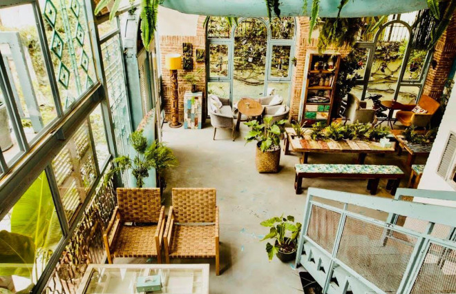 Quán cà phê giữa lòng Sài Gòn khiến bạn cảm giác như đang ở giữa mùa ...