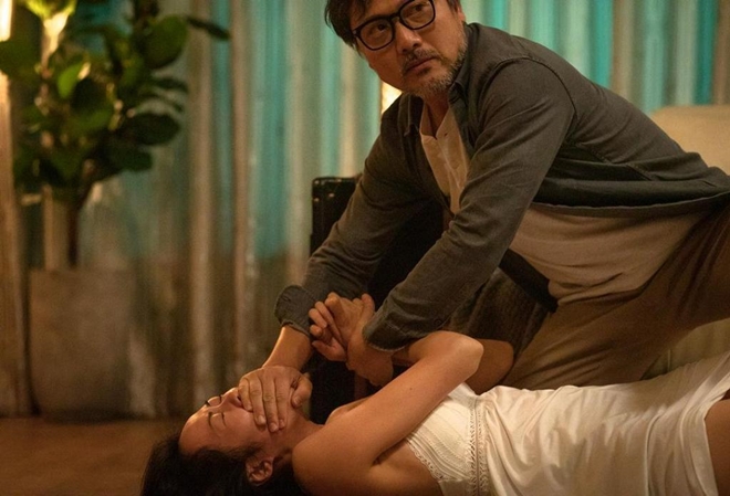 Ngọc nữ ngây thơ hé lộ hậu trường đóng cảnh bầm dập suốt 6 ngày