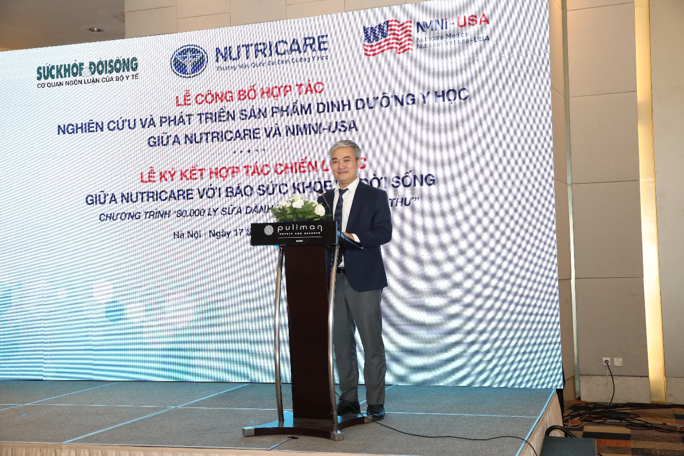 Nutricare và Báo Sức khỏe & Đời sống dành tặng 80.000 ly sữa đến bệnh nhi ung thư