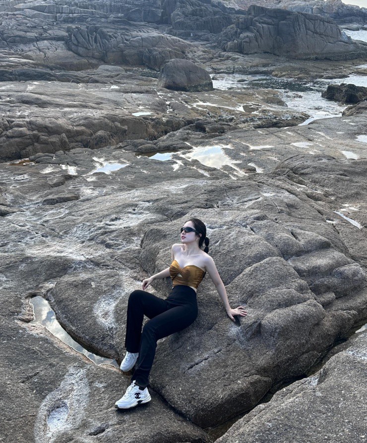 Check-in hồ nước cạn tuyệt đẹp ở hòn lao Mái Nhà