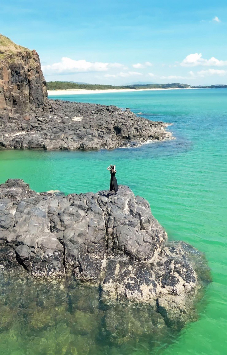 Check-in hồ nước cạn tuyệt đẹp ở hòn lao Mái Nhà