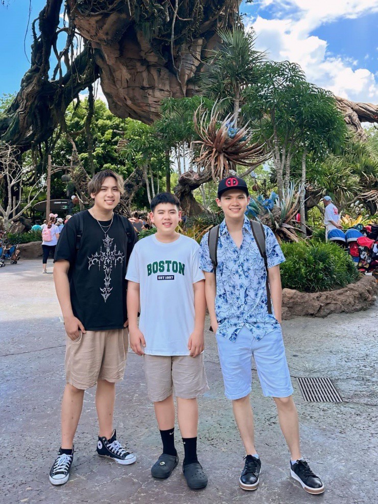 Dàn quý tử nhà Bằng Kiều - Trizzie Phương Trinh trổ mã