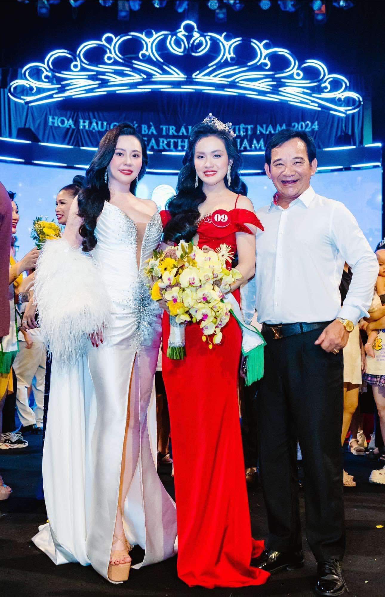 Hoa hậu Vũ Thị Hoa từng là người mẫu đóng cặp với nghệ sĩ Quang Tèo