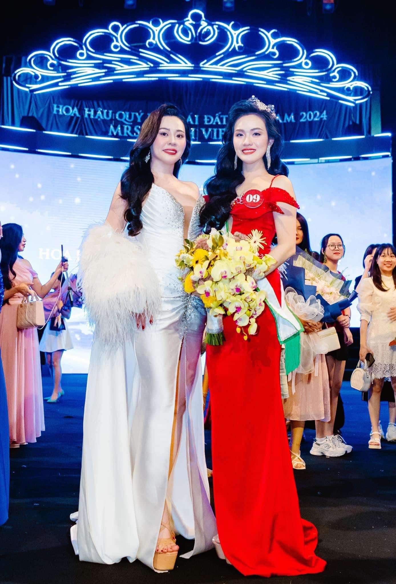 Hoa hậu Vũ Thị Hoa từng là người mẫu đóng cặp với nghệ sĩ Quang Tèo