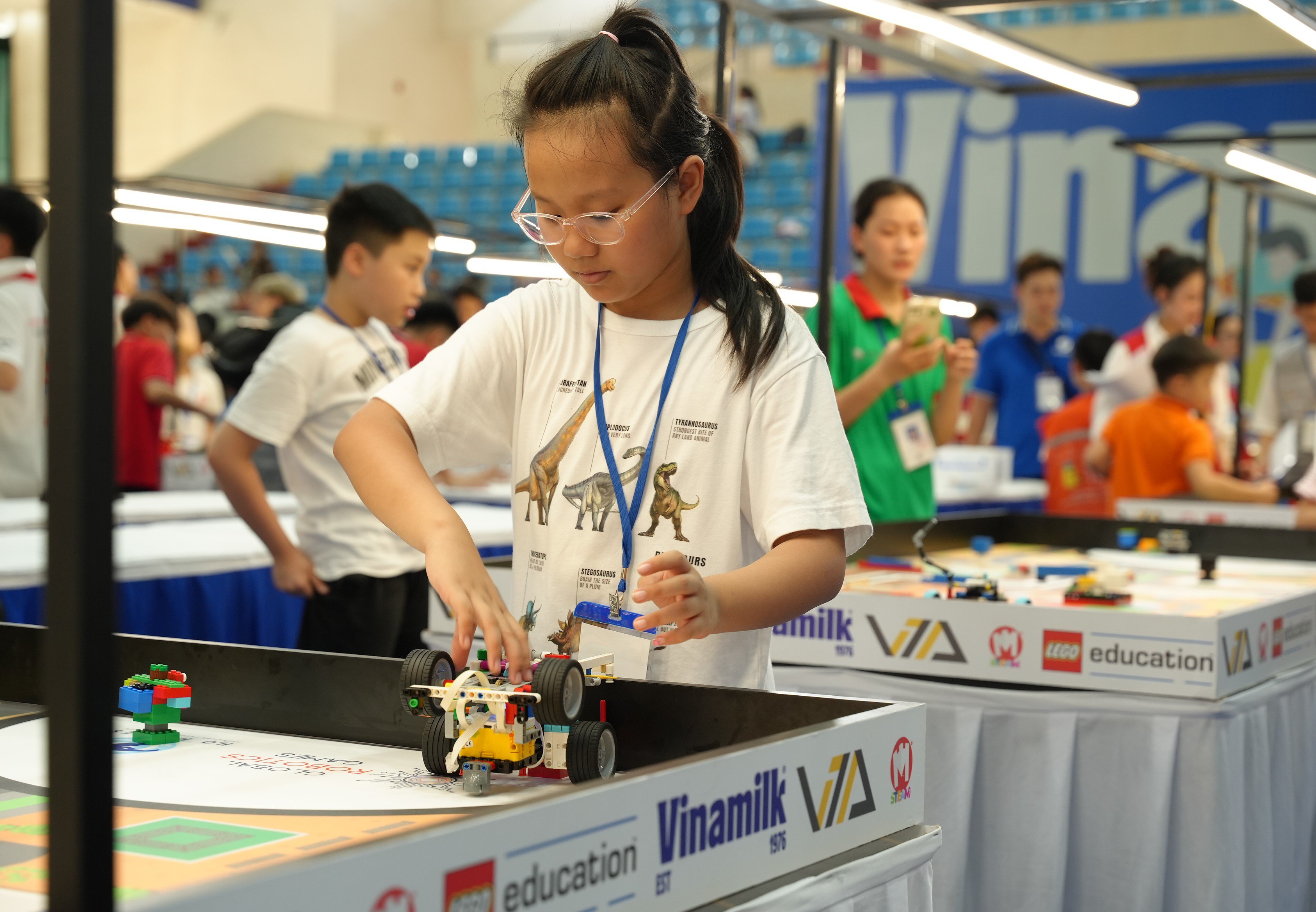 Vinamilk đồng hành cùng hơn 1500 tài năng trẻ trong cuộc thi ROBOTACON WRO 2024