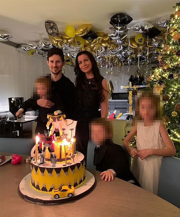 CEO Telegram không tài sản, 'có hơn 100 đứa con'