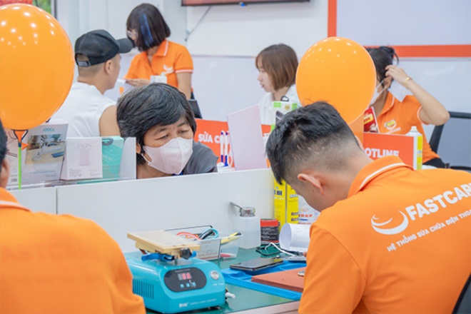 FASTCARE và hành trình mang tới sự yên tâm cho người cần sửa điện thoại