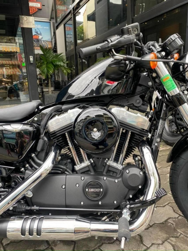 Có gì trên chiếc xe cổ điển Harley-Davidson 48?