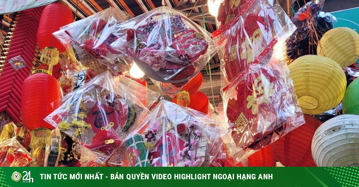 Hà Nội: Sản phẩm trang trí Tết Quý Mão ngập tràn phố Hàng Mã, giá chỉ ...