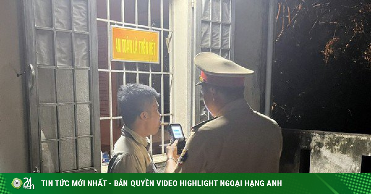 Cảnh sát bất ngờ kiểm tra nồng độ cồn nhân viên trực gác chắn tàu, phát ...