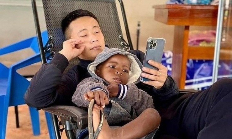 Vì sao Lôi Con tìm cách tránh mặt Quang Linh Vlogs thời gian qua?