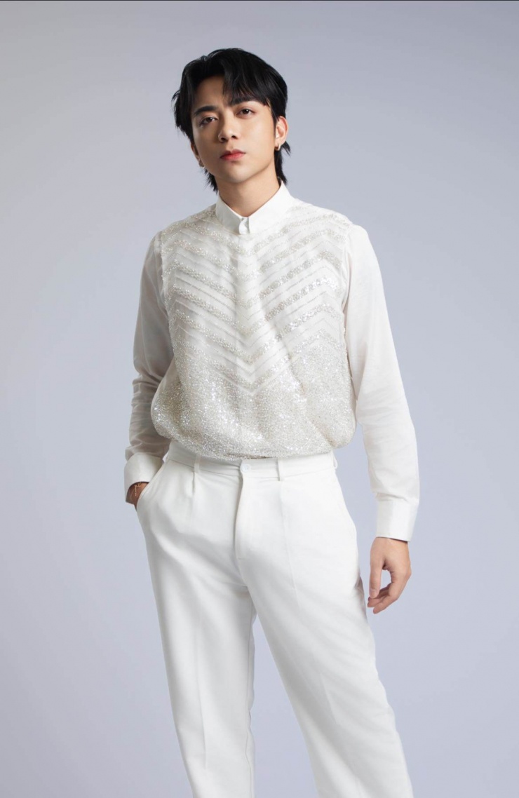 Phong cách thời trang đậm chất "hoàng tử" của Soobin Hoàng Sơn