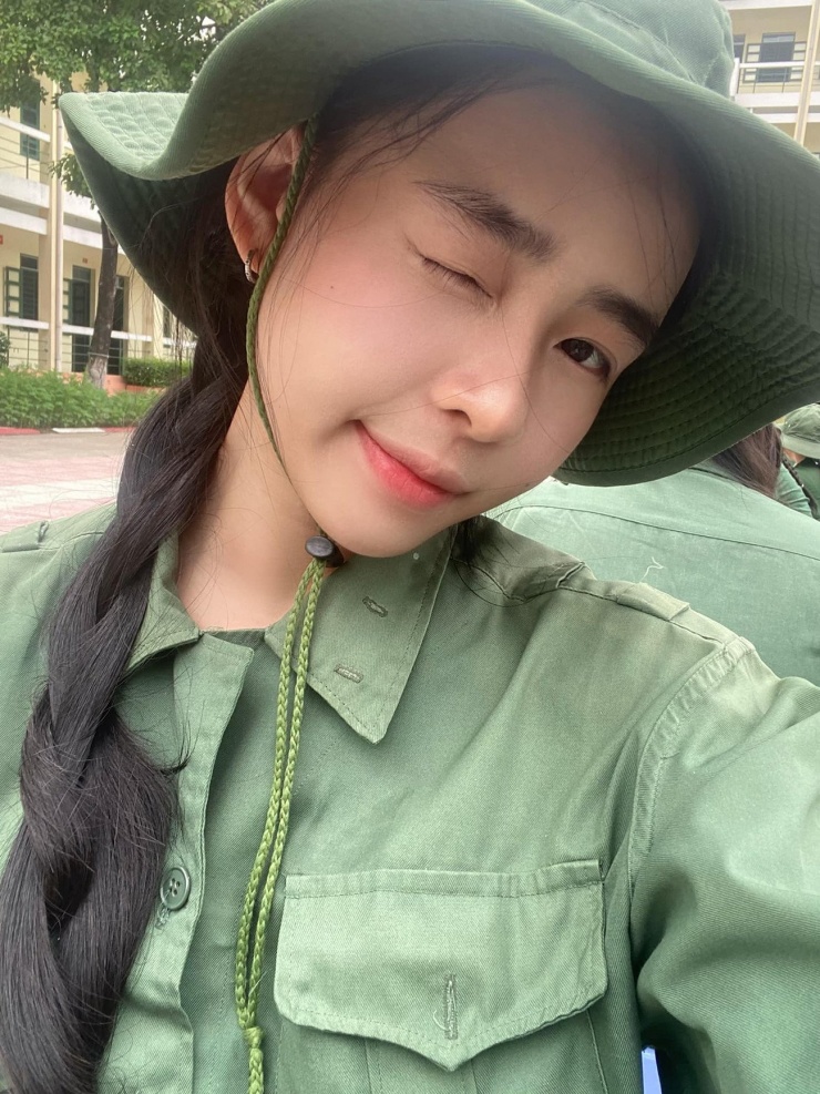 Ngắm ảnh cô dâu xinh đẹp của tuyển thủ Việt Nam Thanh Nhàn