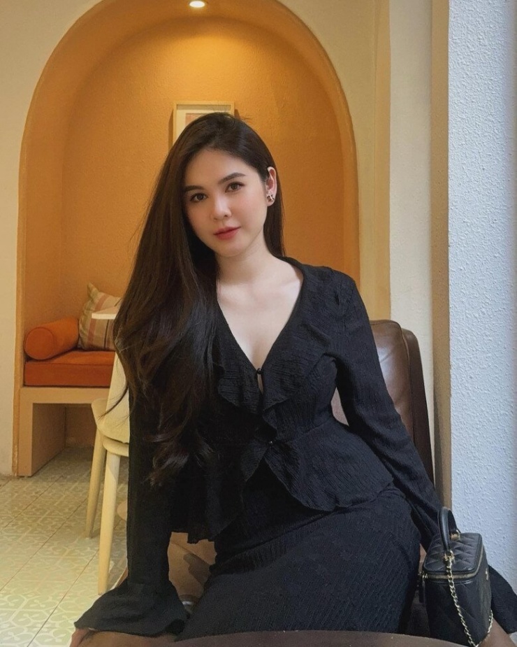 Cặp bạn thân nổi tiếng VTV lấy đại gia, sau sinh áp lực về dáng: Phanh Lee ăn kiểu 4321, Vũ Thu ...