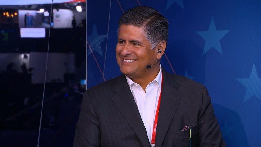 Cố vấn của ông Trump nêu điều Ukraine "phải chấp nhận" về Crimea