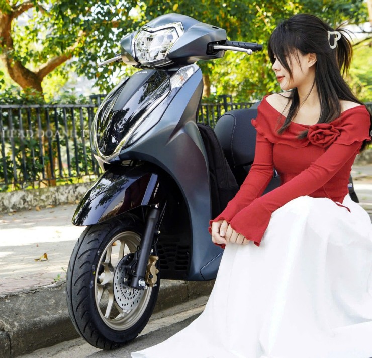 Giá xe ga quốc dân Honda LEAD mới nhất giữa tháng 11/2024