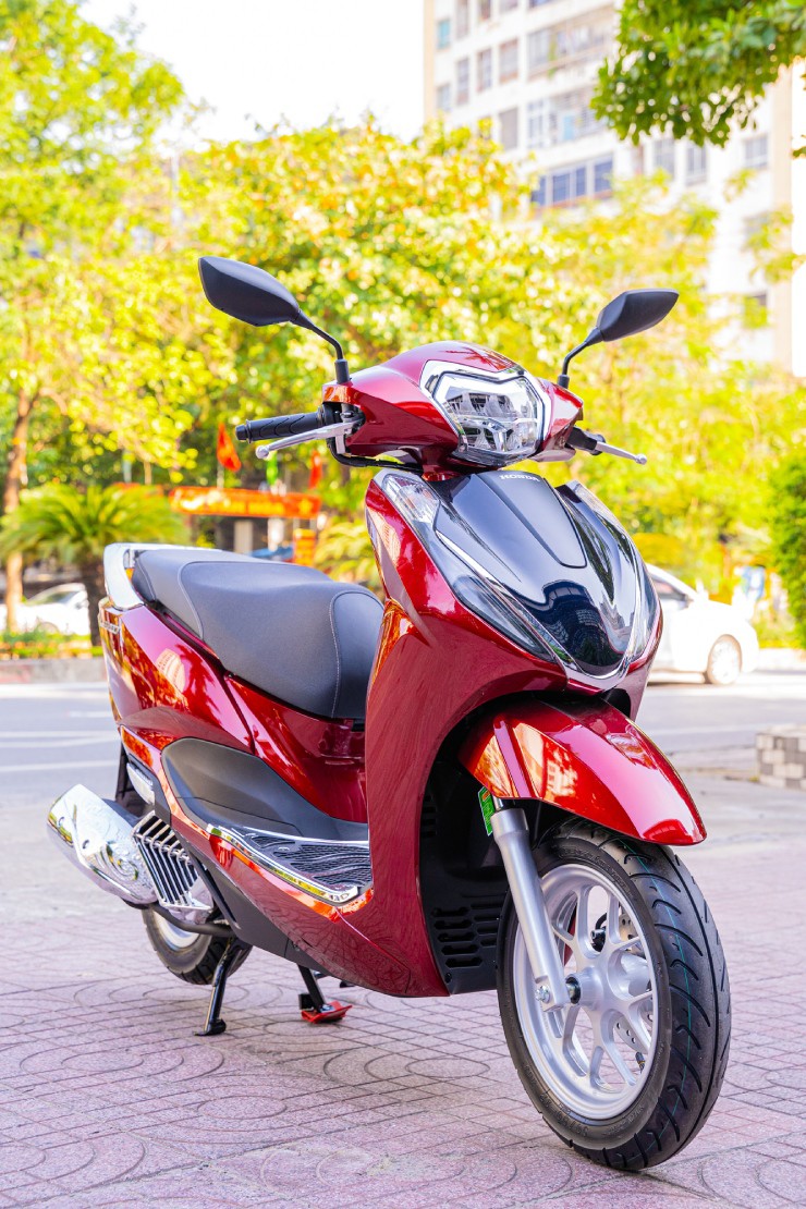 Giá xe ga quốc dân Honda LEAD mới nhất giữa tháng 11/2024