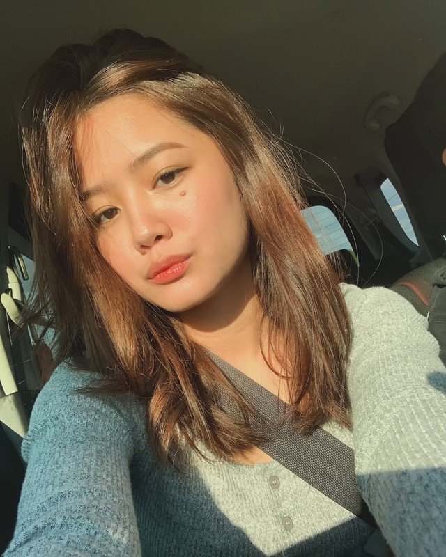 Nổi tiếng giống Bà Tưng, gái xinh chỉ lắc hông hút triệu view