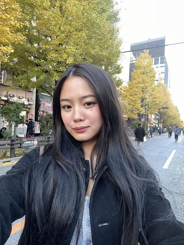 Nổi tiếng giống Bà Tưng, gái xinh chỉ lắc hông hút triệu view